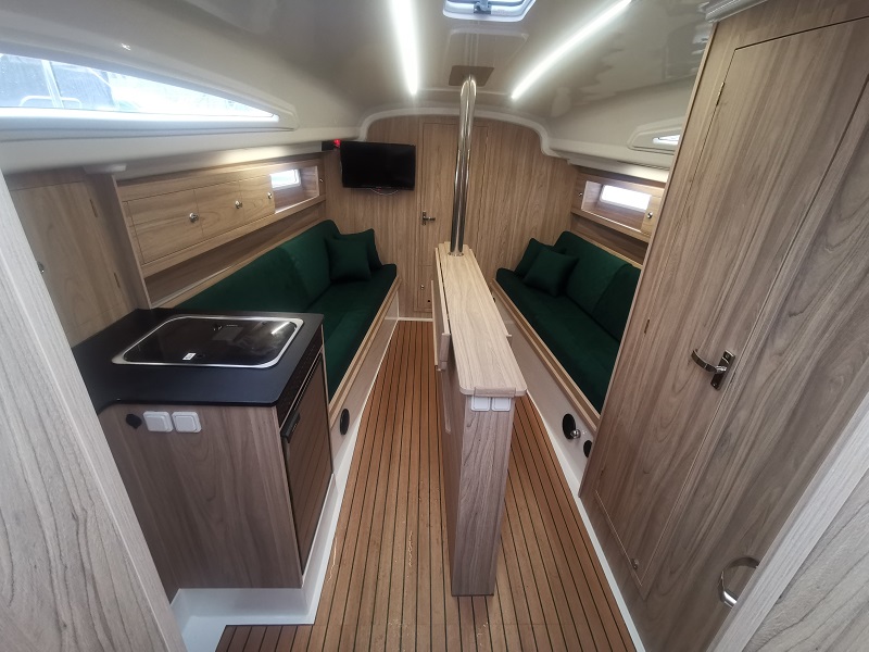 Antila 30.1 "Bradl" - czarter / wynajem jachtu na Mazurach | Jachty Mazury